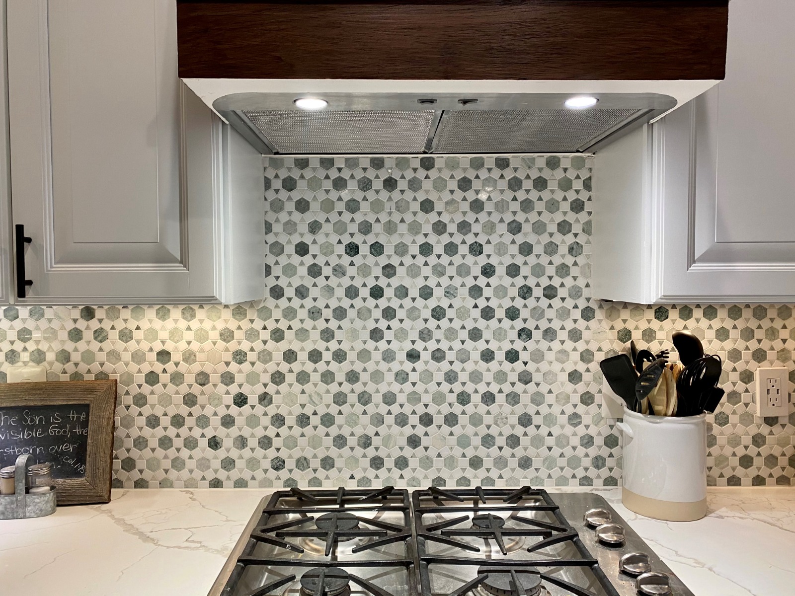 Grey Marble Tile Guide: Tonal Varieties, Finishes, & Modern Design